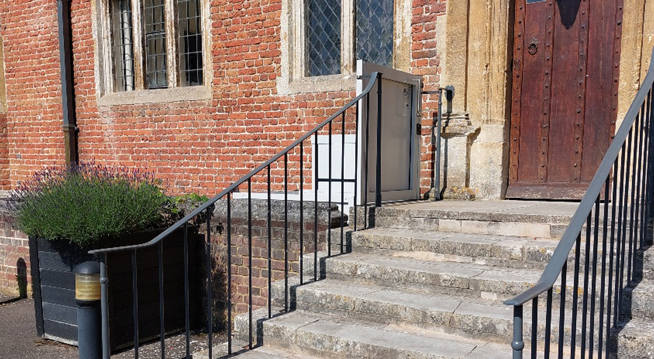 Shaw House, Newbury - Jackson Lift Group